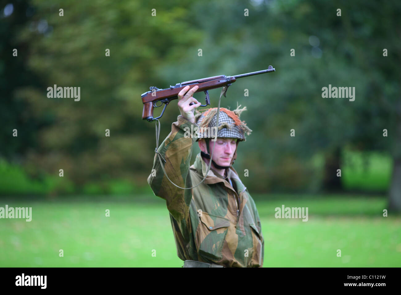 La reconstruction WW2 soldat avec-nous M1E5 M1 Garant machine gun ...