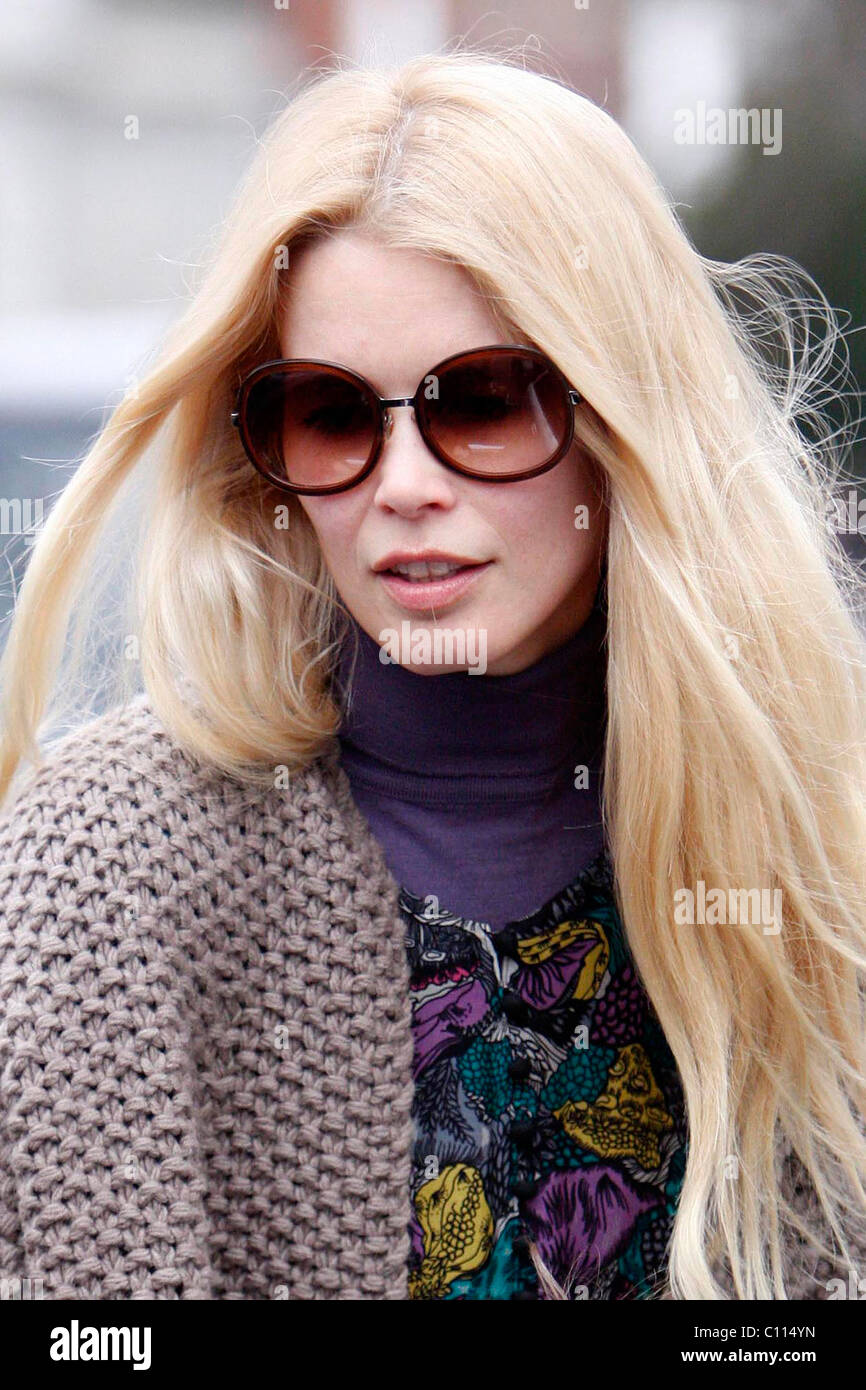 Claudia schiffer caspar matthew de vere drummond Banque de ...