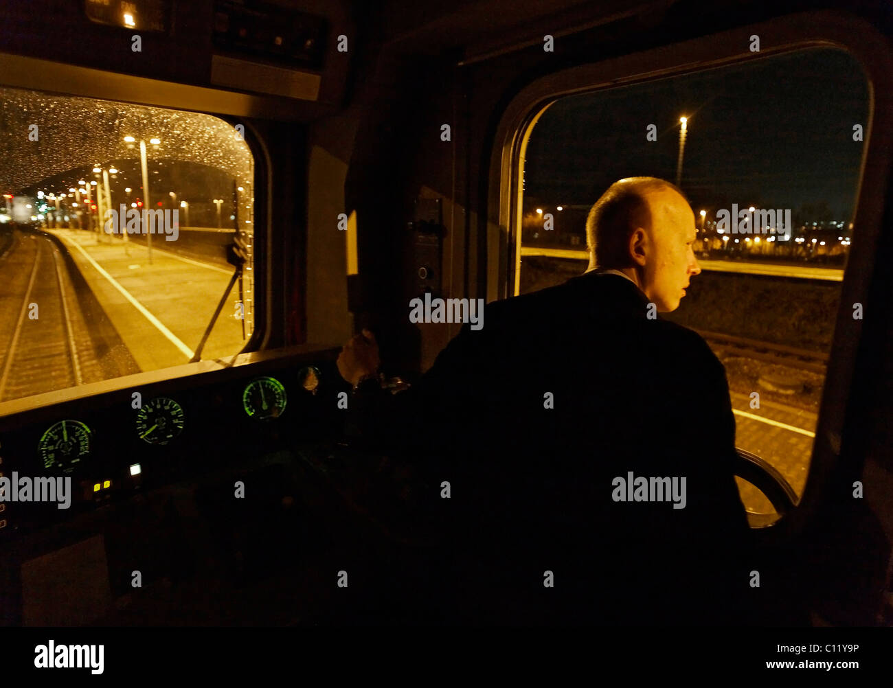 Silvio Bartsch, un conducteur de train de conduire une locomotive ...