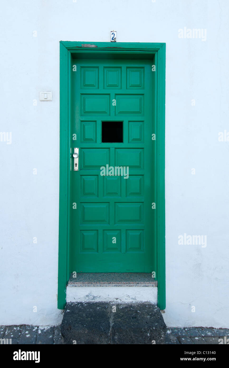 Porte verte Banque de photographies et d’images à haute résolution - Alamy