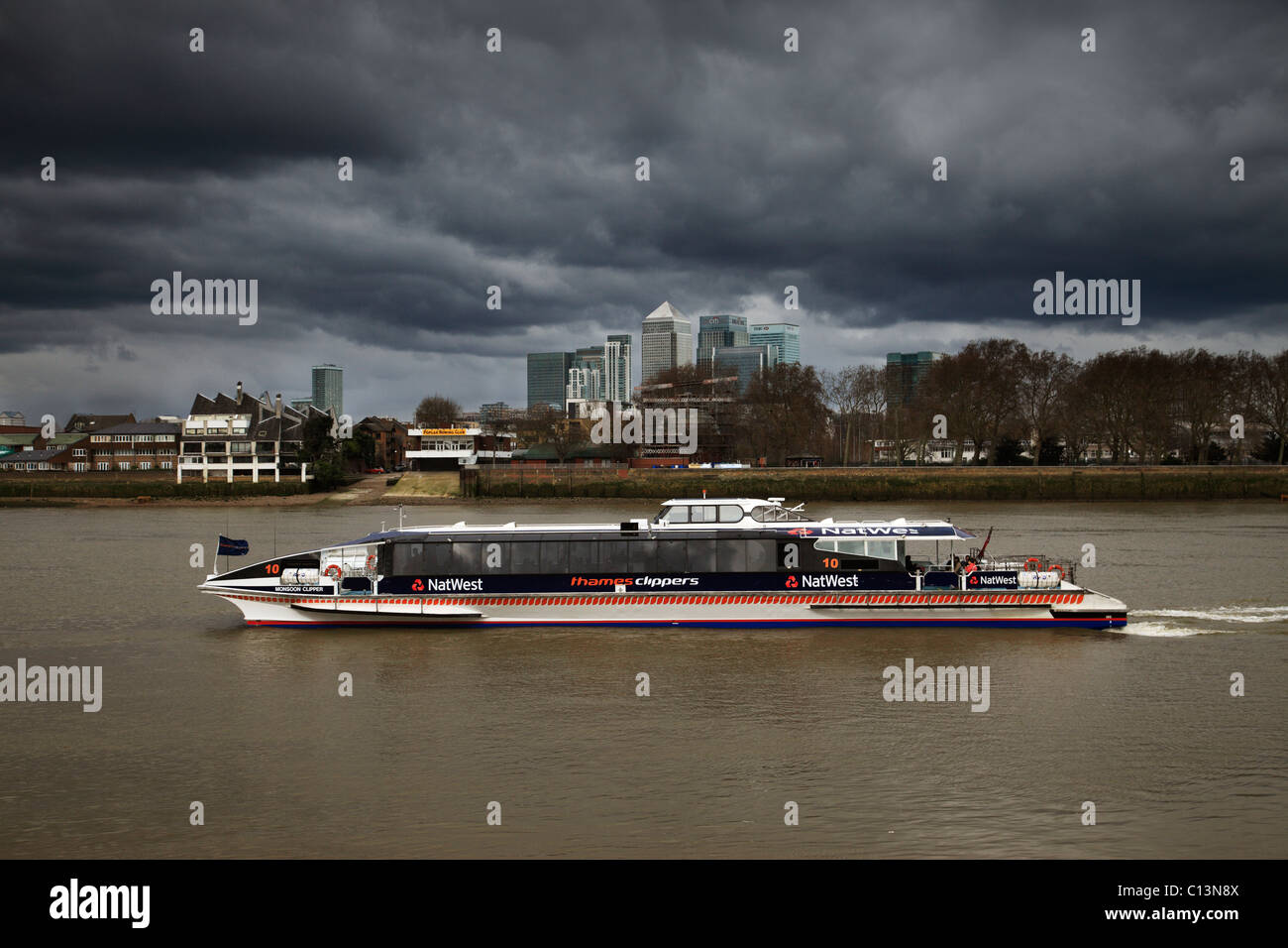 Bateau bus thames clipper Banque de photographies et d’images à haute ...