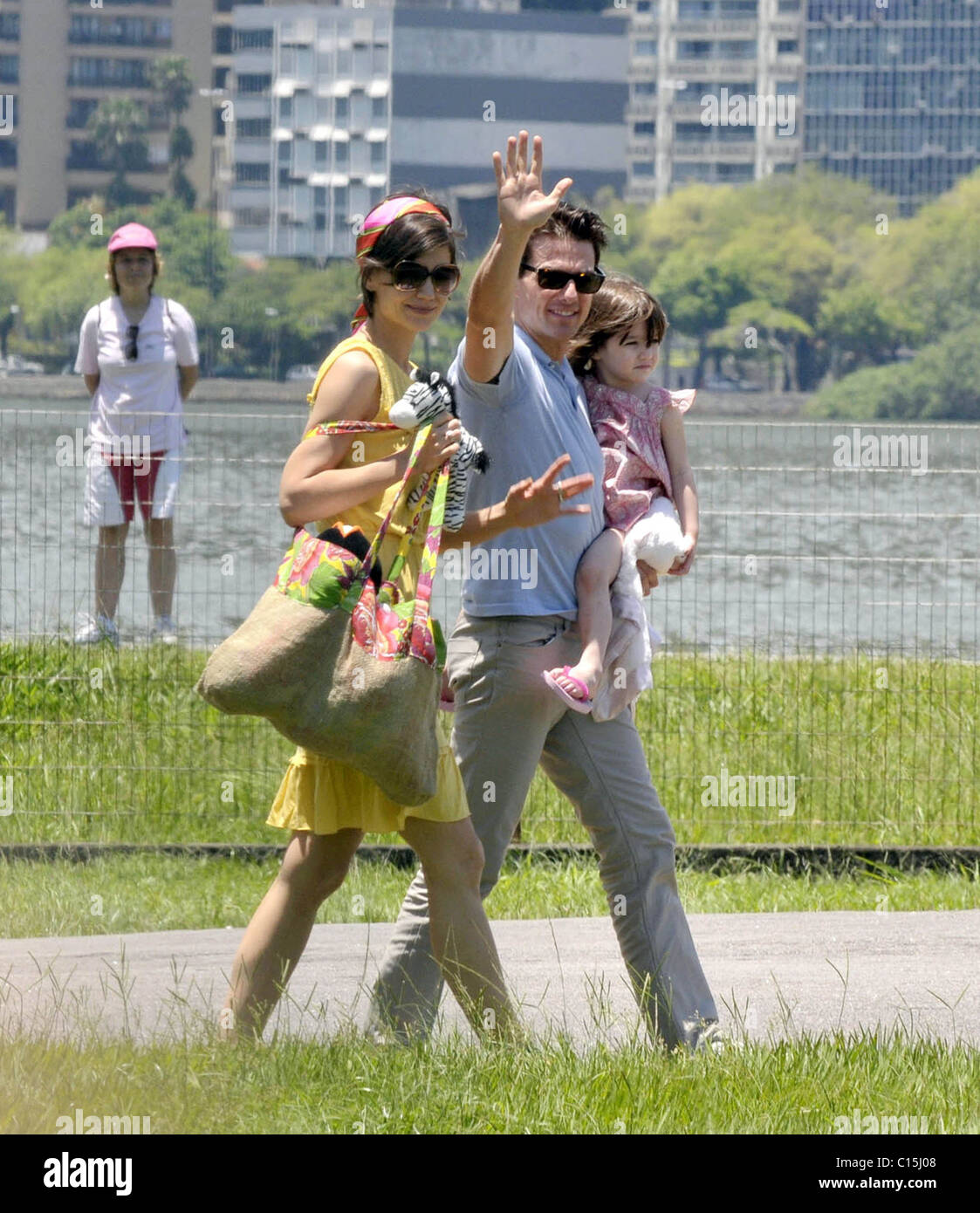 Katie Holmes, Tom Cruise et sa fille Suri Cruiise passez une journée à ... Katie Holmes, Tom Cruise et sa fille Suri Cruiise passez une journée à ...