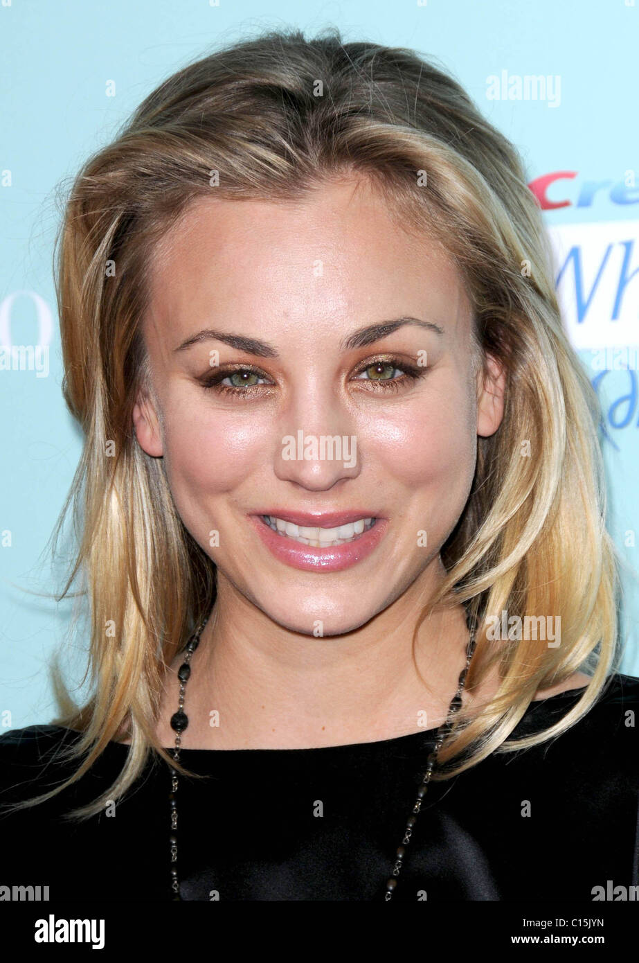 Kaley Cuoco assiste à la première de Los Angeles 'Il est juste pas qu ...