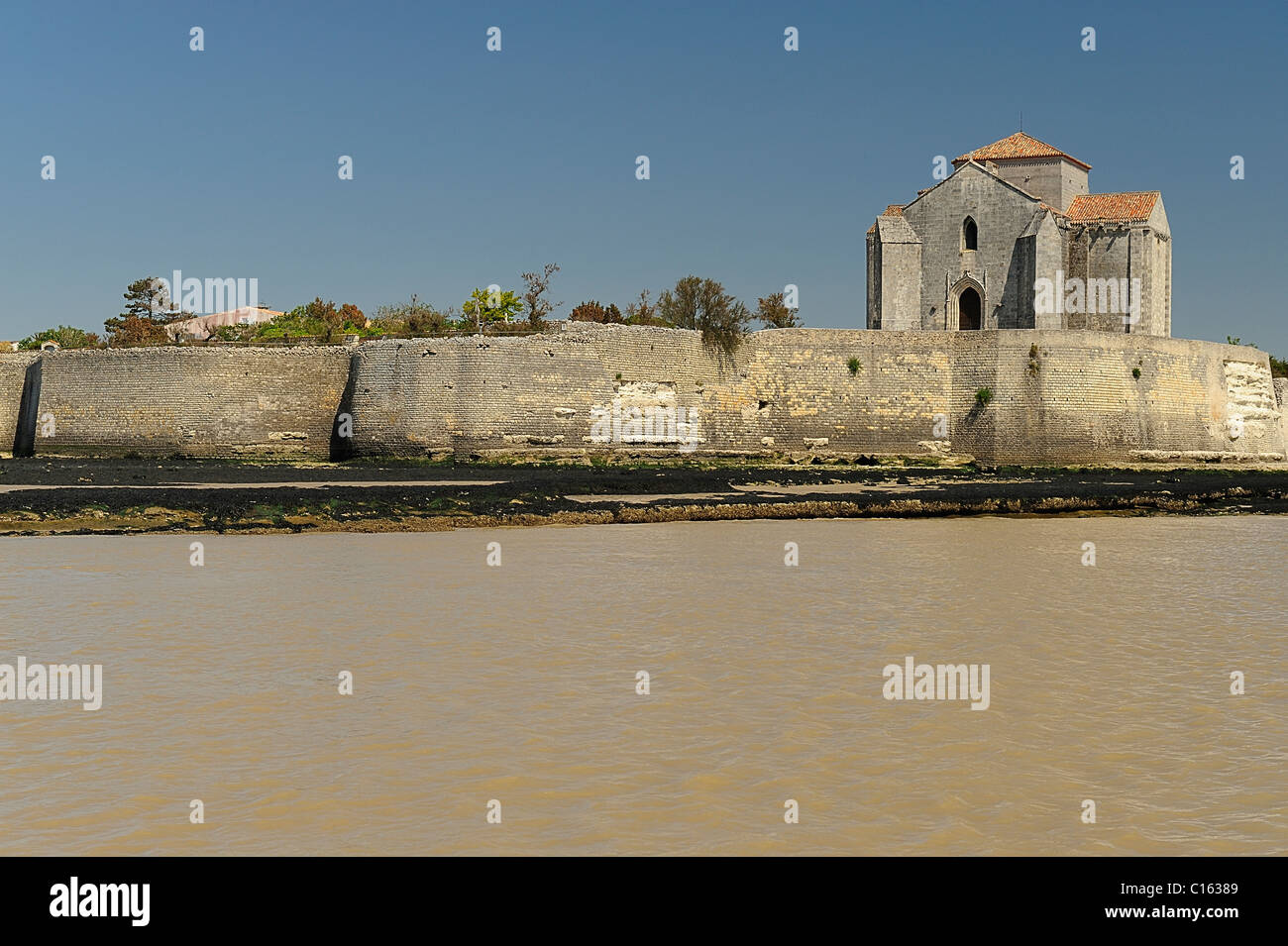 Talmont sur gironde village Banque de photographies et d’images à haute ...
