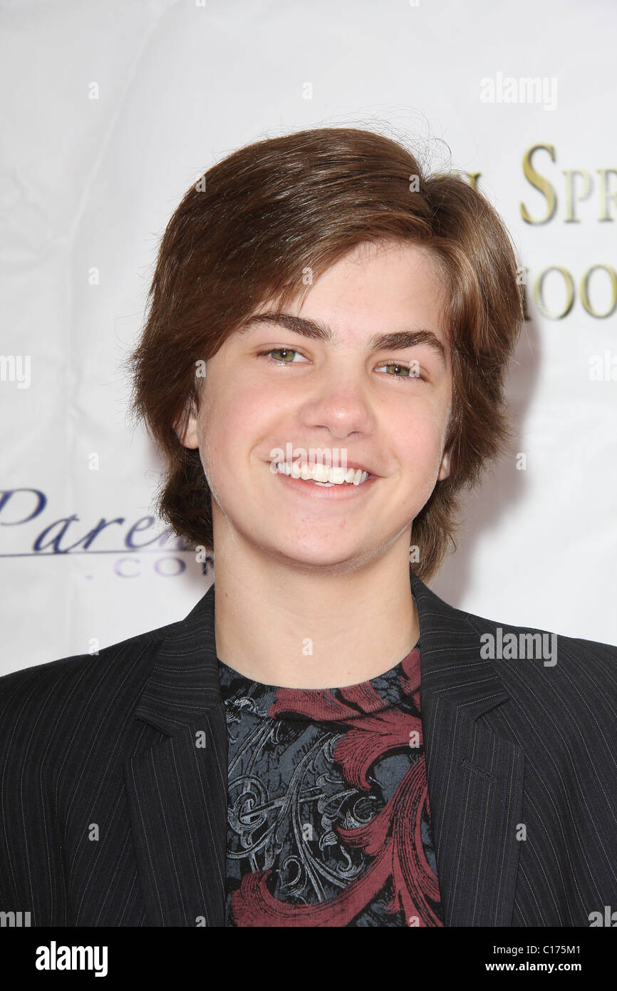 Cameron Palatas Le BizParentz Foundation's 5th Annual CARE Awards en l ...