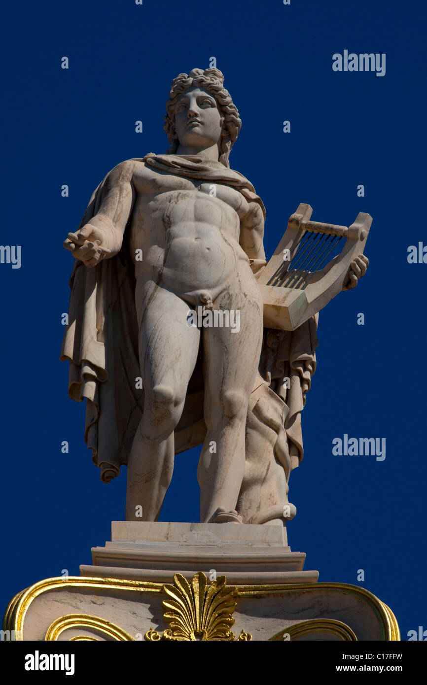 Statue d'Apollon à Athènes Photo Stock - Alamy