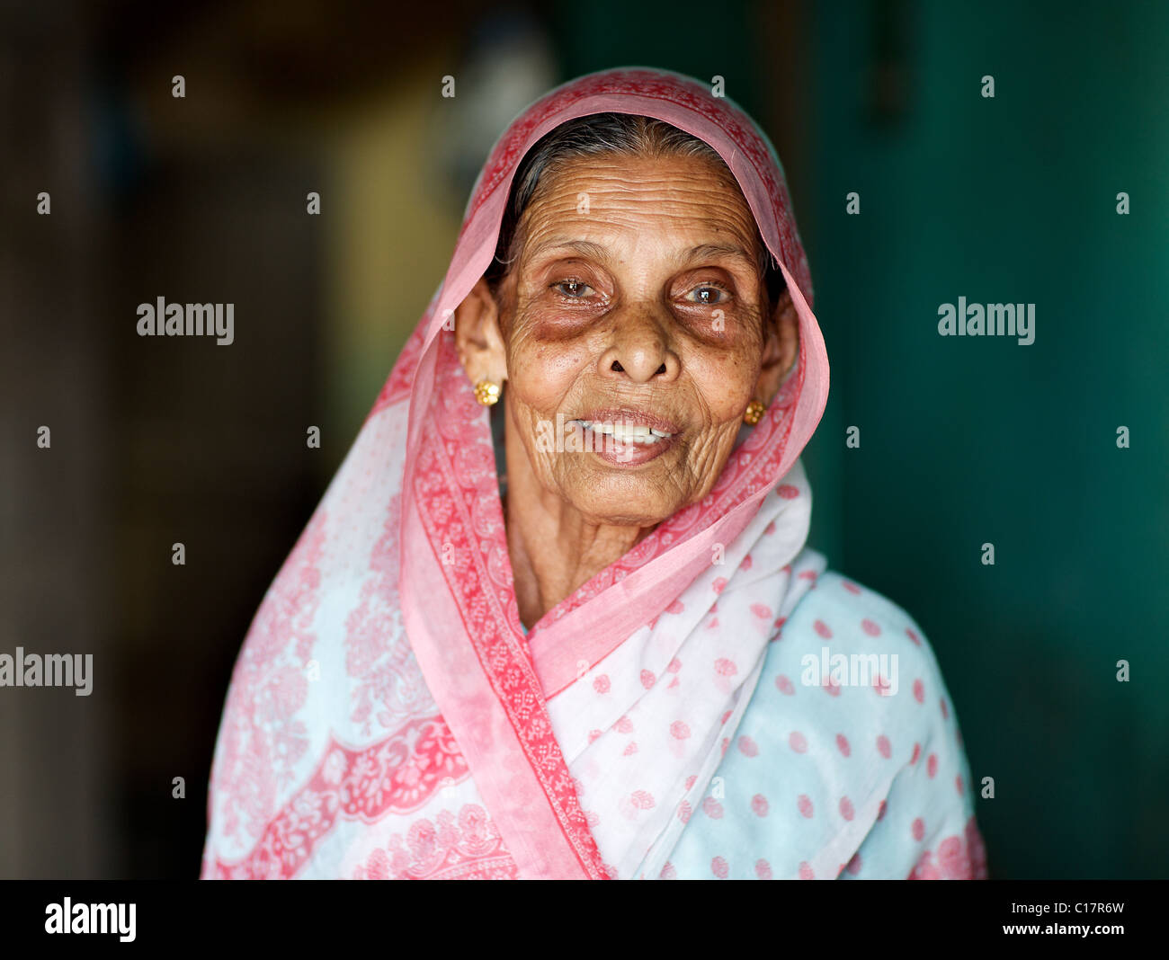 Femme kerala Banque de photographies et d’images à haute résolution - Alamy