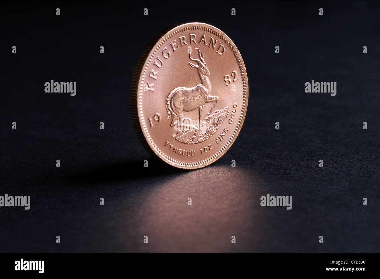 Une once d'or Banque de photographies et d’images à haute résolution ...