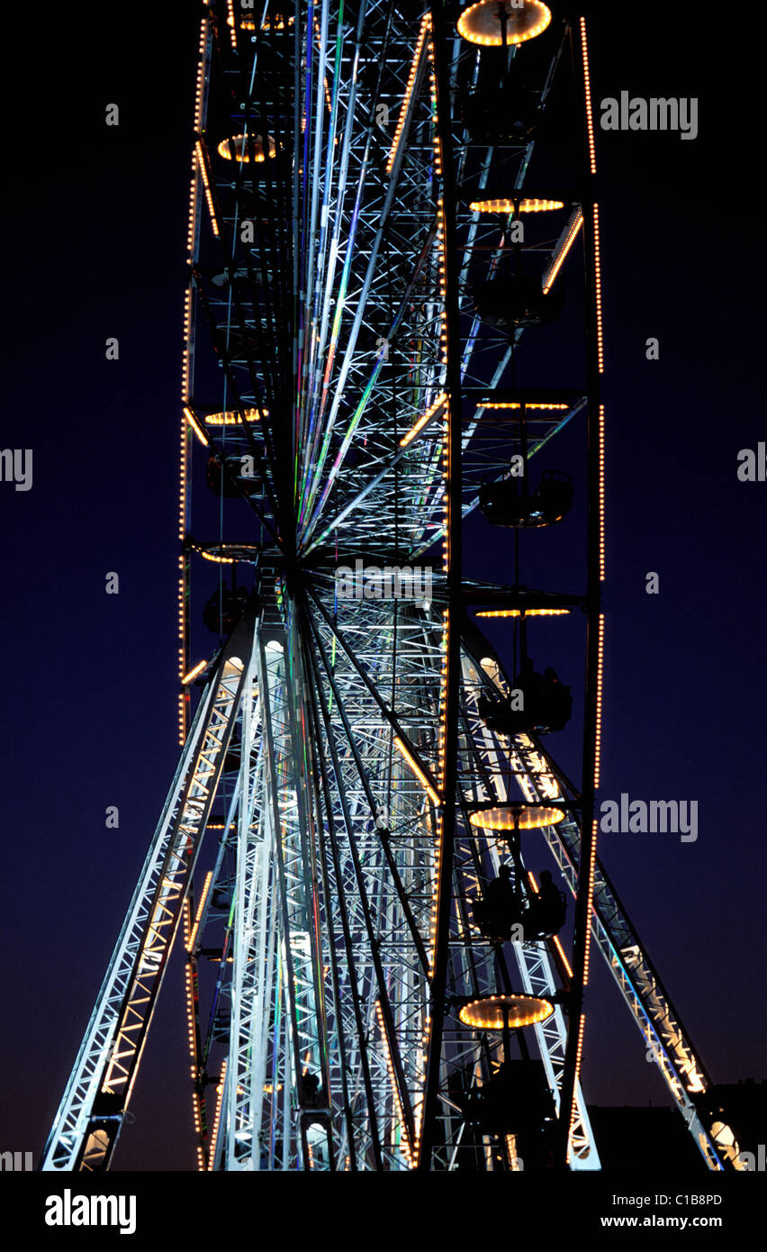 France, Paris, la grande roue de nuit qui était sur la place de la ...