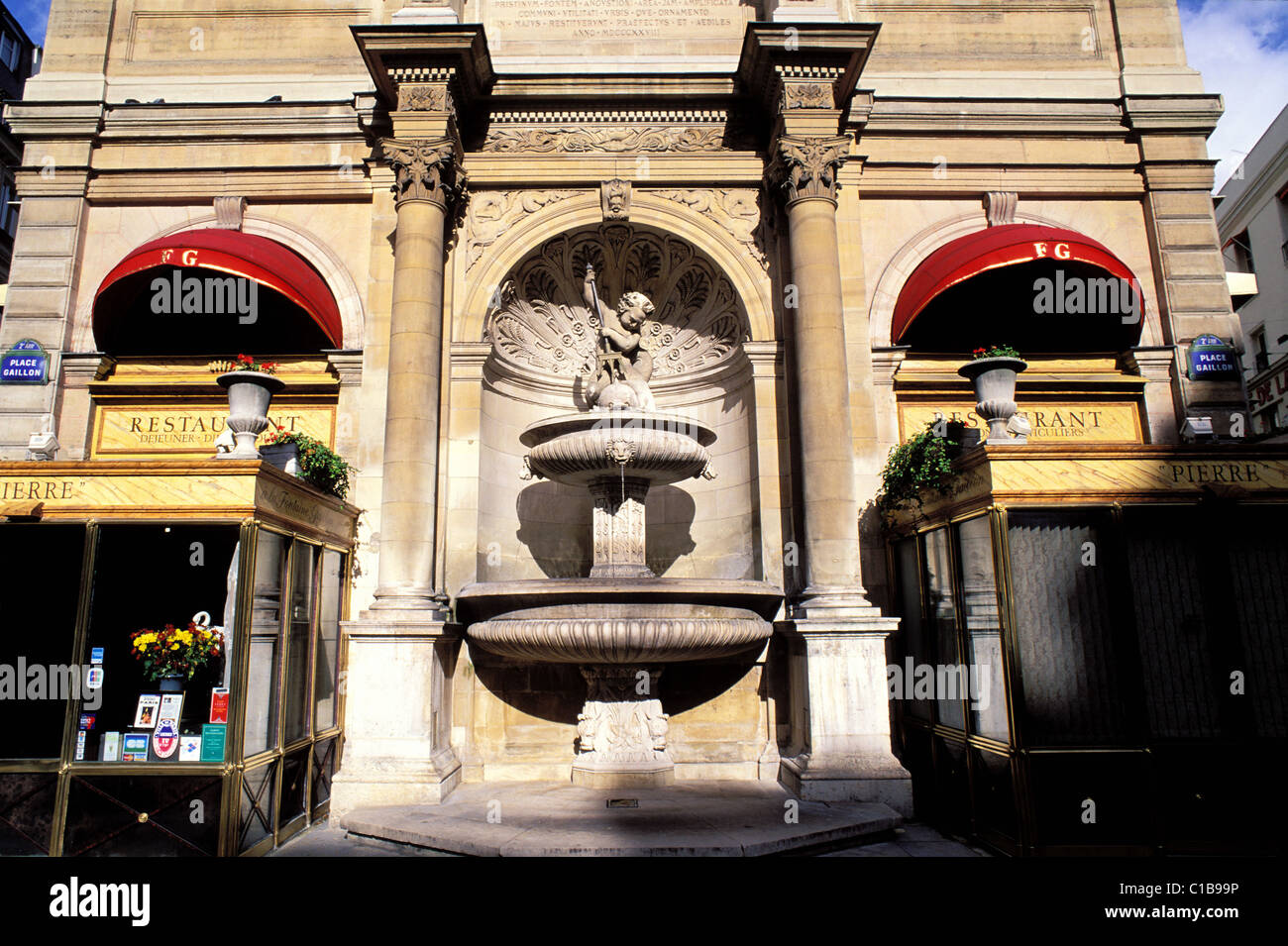 Place gaillon et sa fontaine Banque de photographies et d’images à ...