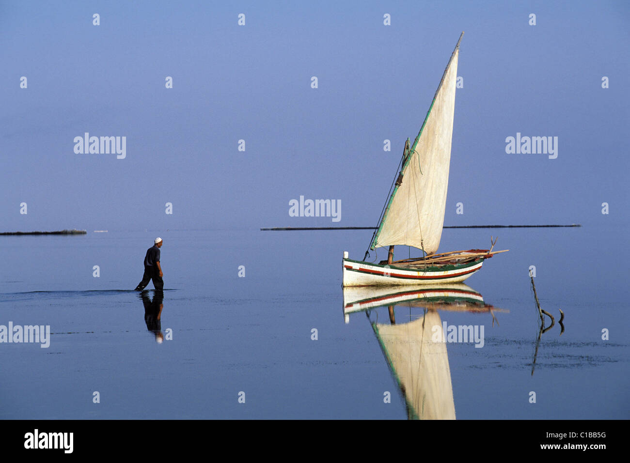 La Tunisie, les îles Kerkennah, Gharbi Island, une felouque Photo Stock ...
