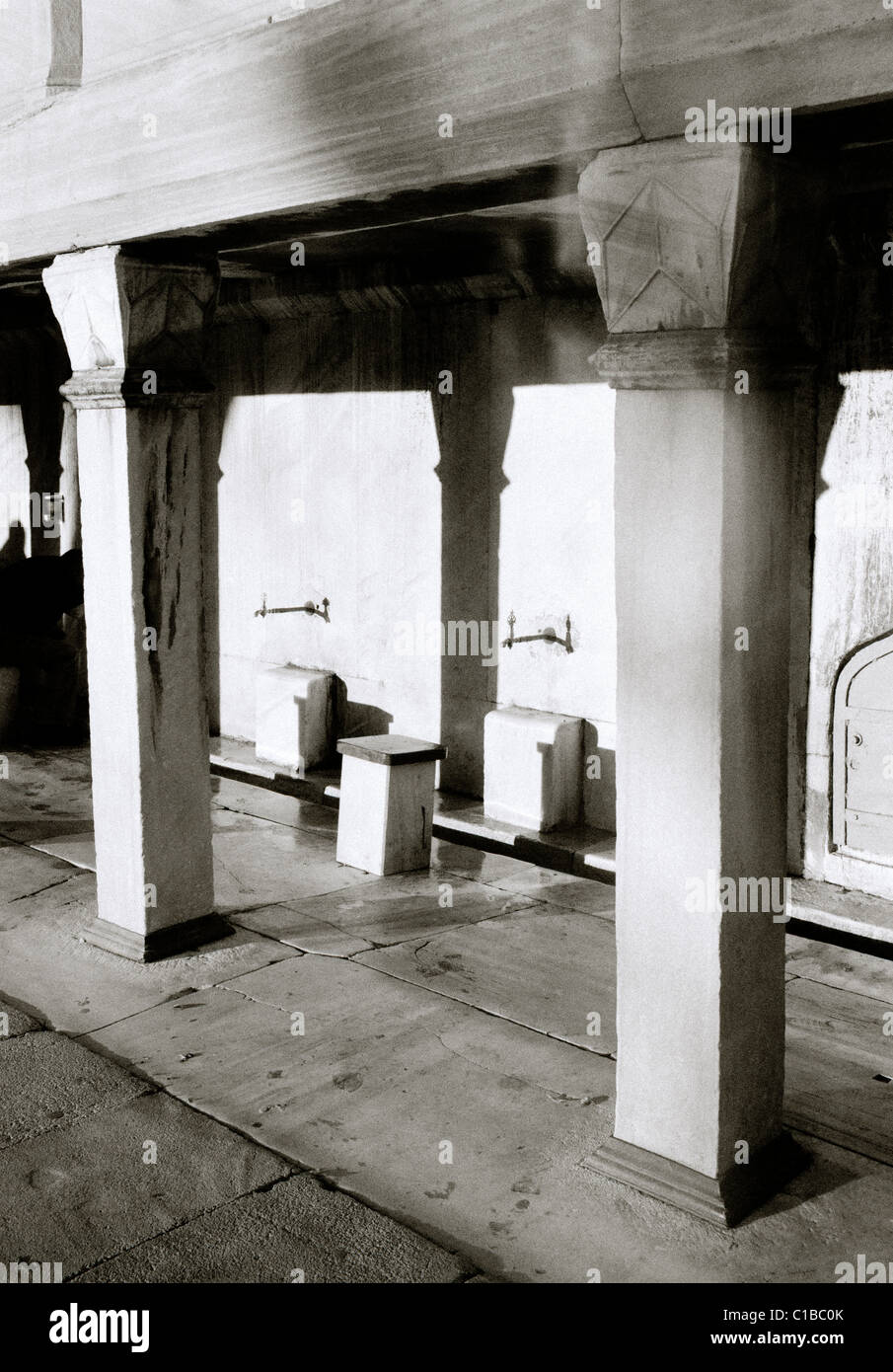 Zone d'ablution de la Mosquée Bleue (Sultan Ahmet Camii) à Istanbul en ...