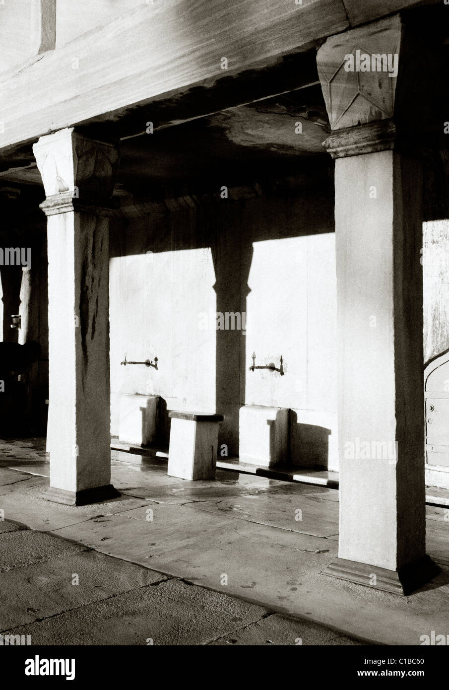 Ablution area Banque de photographies et d’images à haute résolution ...