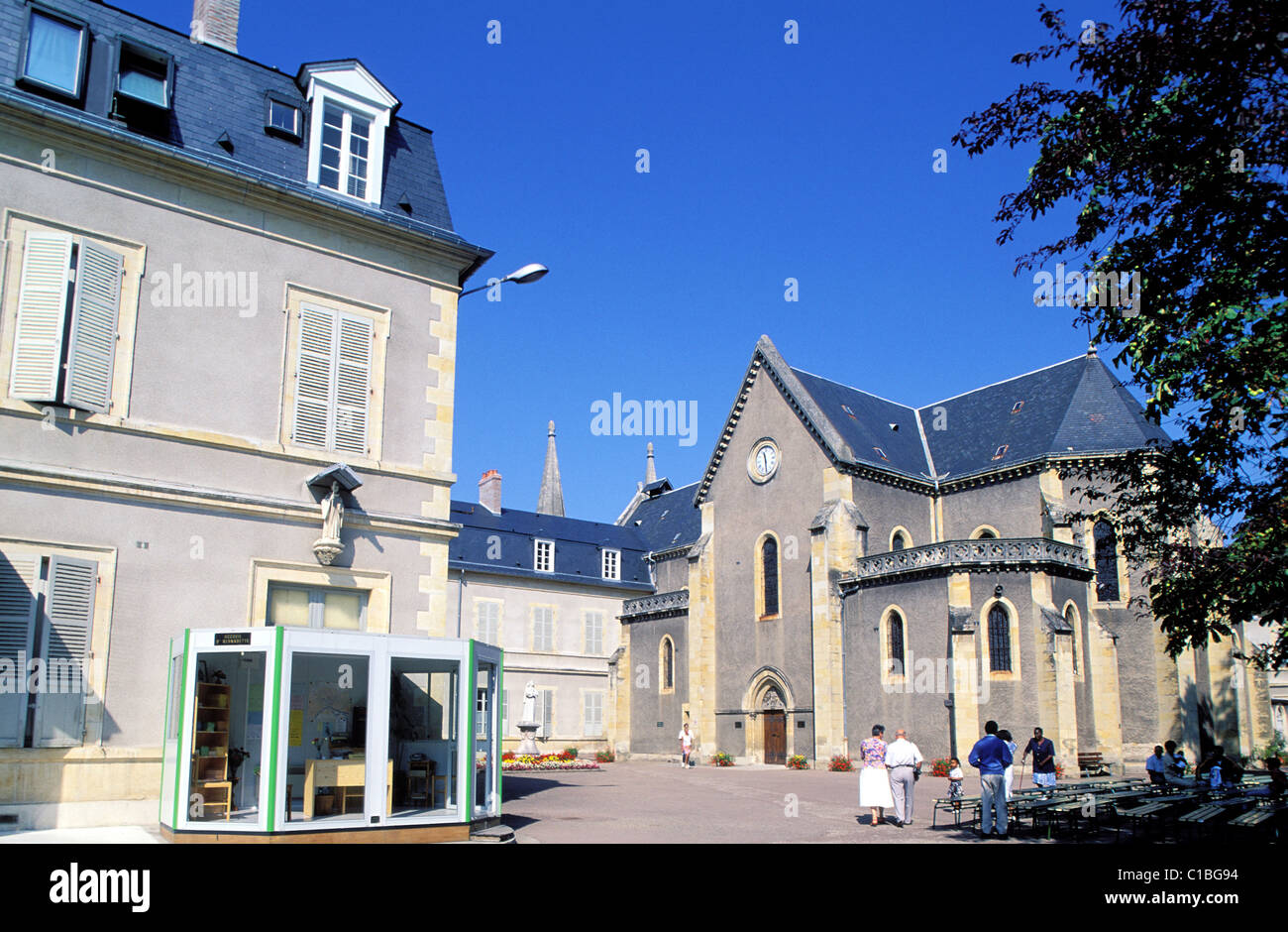 France, Nievre, Nevers, couvent Saint Gildard où se trouve Sainte ...