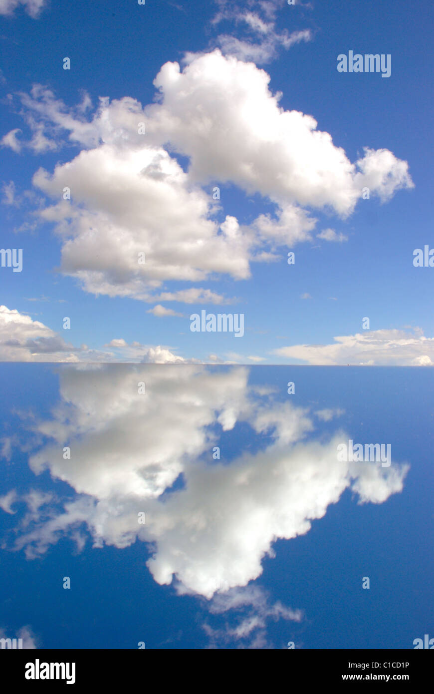 Sky mirrow Banque de photographies et d’images à haute résolution - Alamy