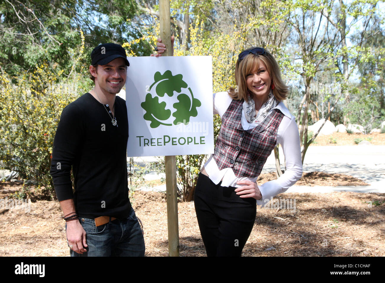 Leeza Gibbons Kris noir et vert de la plantation d'Hollywood à ...