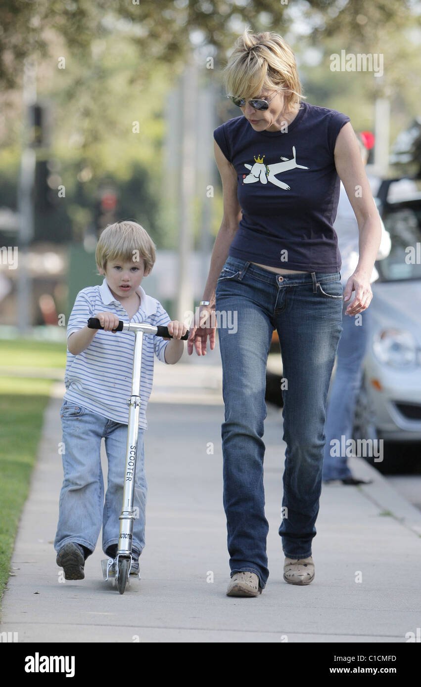 Sharon Stone prend son fils à Coldwater Canyon Park pour la journée et ...