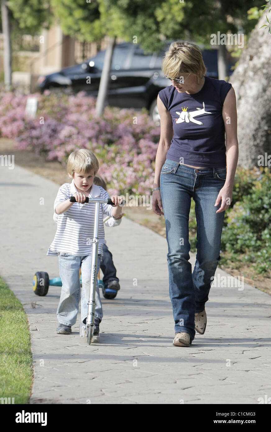 Sharon Stone prend son fils à Coldwater Canyon Park pour la journée et ...