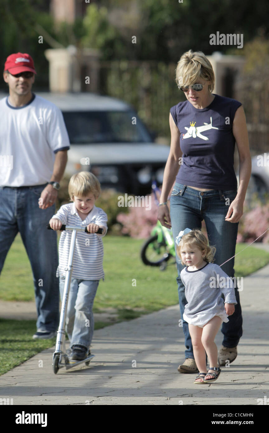 Sharon Stone prend son fils à Coldwater Canyon Park pour la journée et ...