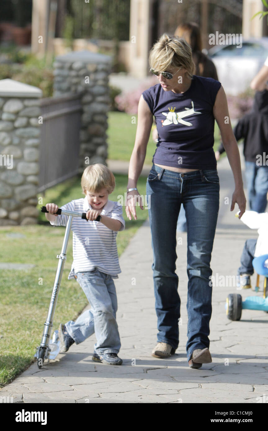 Sharon Stone prend son fils à Coldwater Canyon Park pour la journée et ...