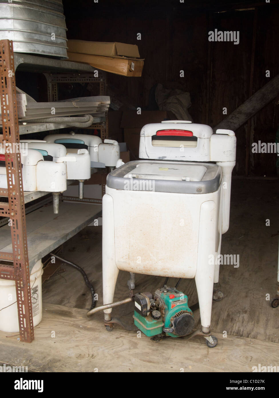 Vieille machine à laver essoreuse Banque de photographies et d’images à ...
