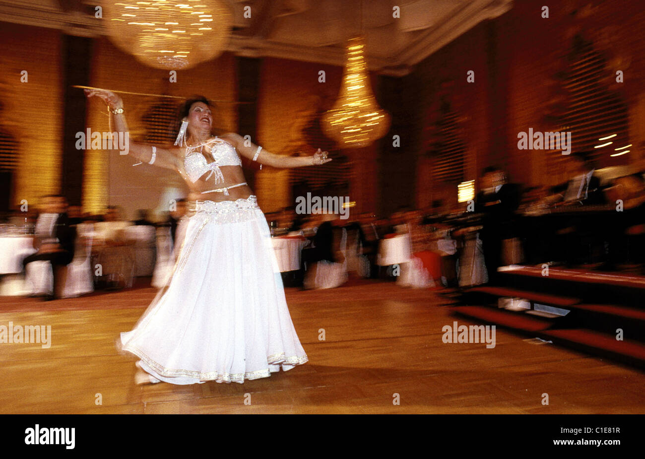 La danseuse du ventre asmayan Banque de photographies et d’images à ...
