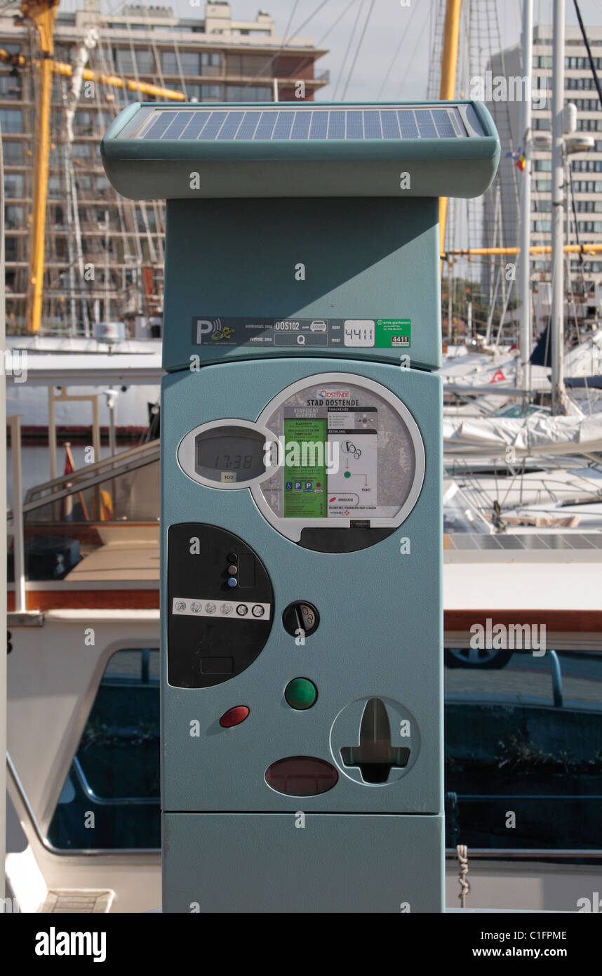 Machine de distribution de stationnement Banque de photographies et d ...