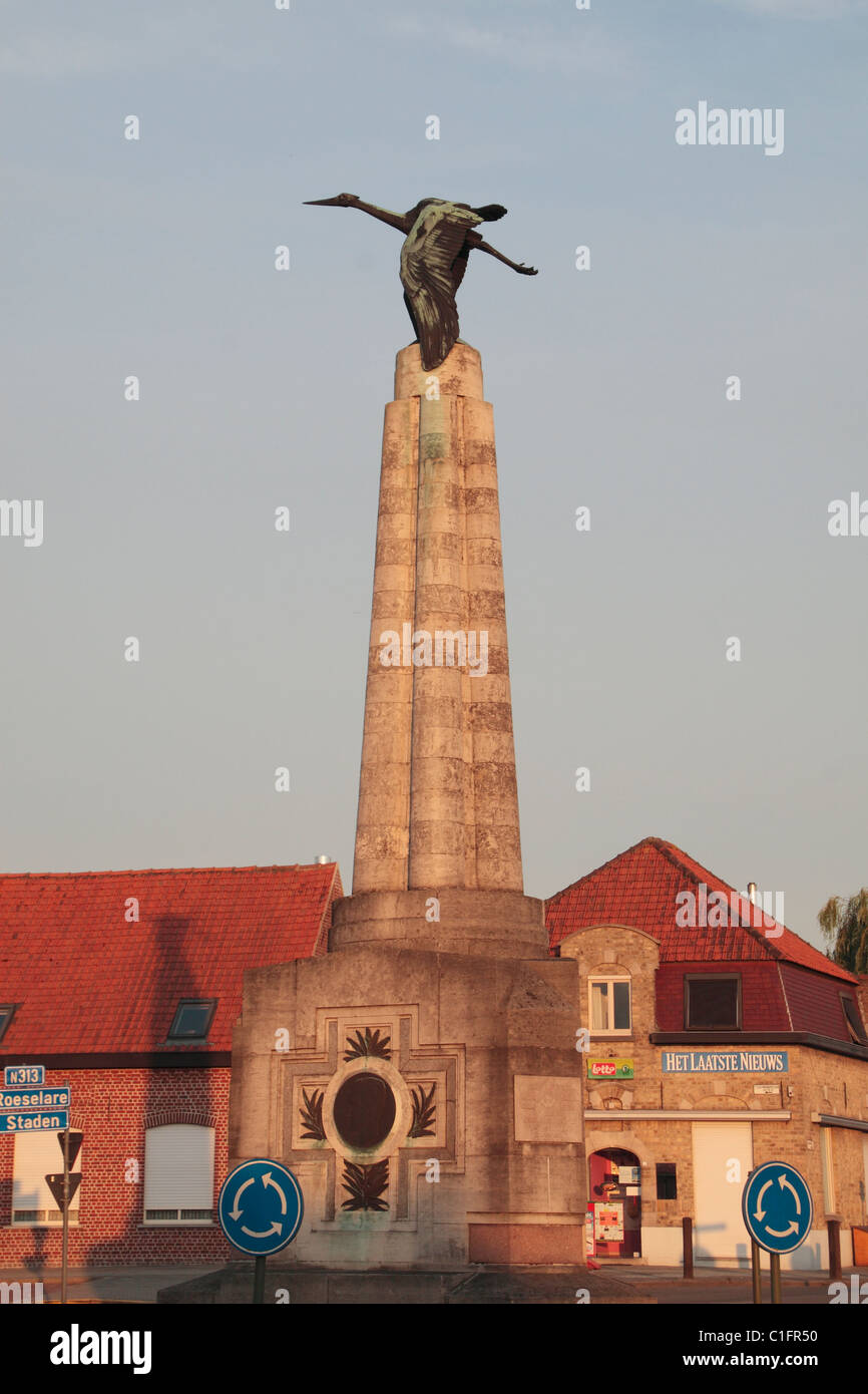 La Seconde Guerre mondiale, un monument aux soldats belges à Langemark ...