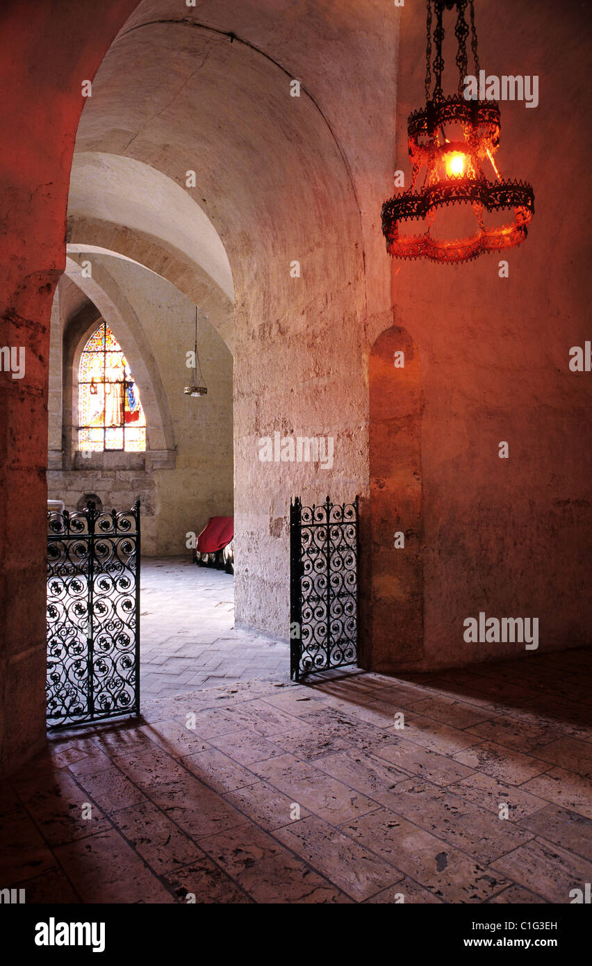 Crypte de la cathédrale de chartres Banque de photographies et d’images ...
