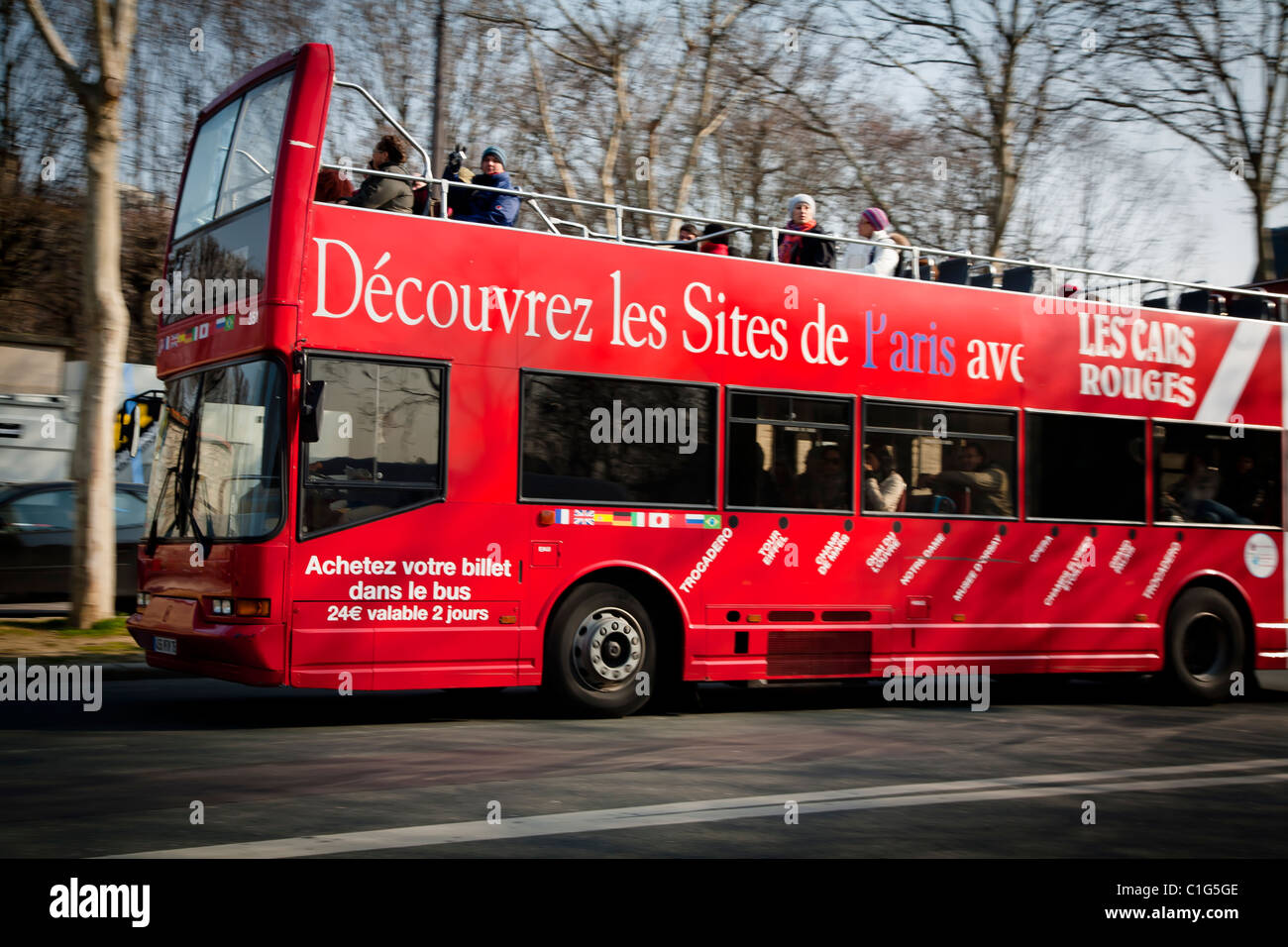 Bus touristique de paris Banque de photographies et d’images à haute ...