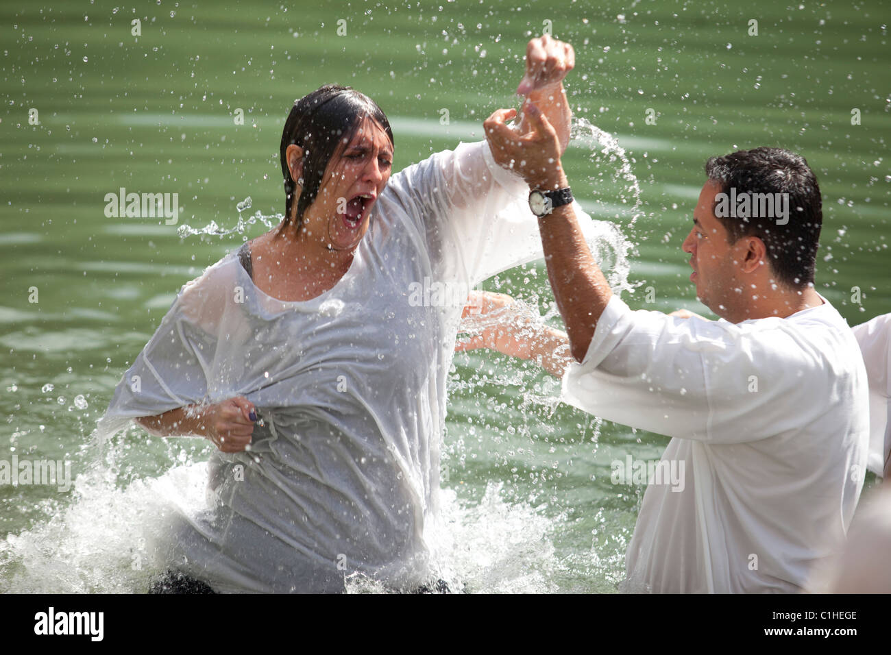 Baptême adultes Banque de photographies et d’images à haute résolution ...