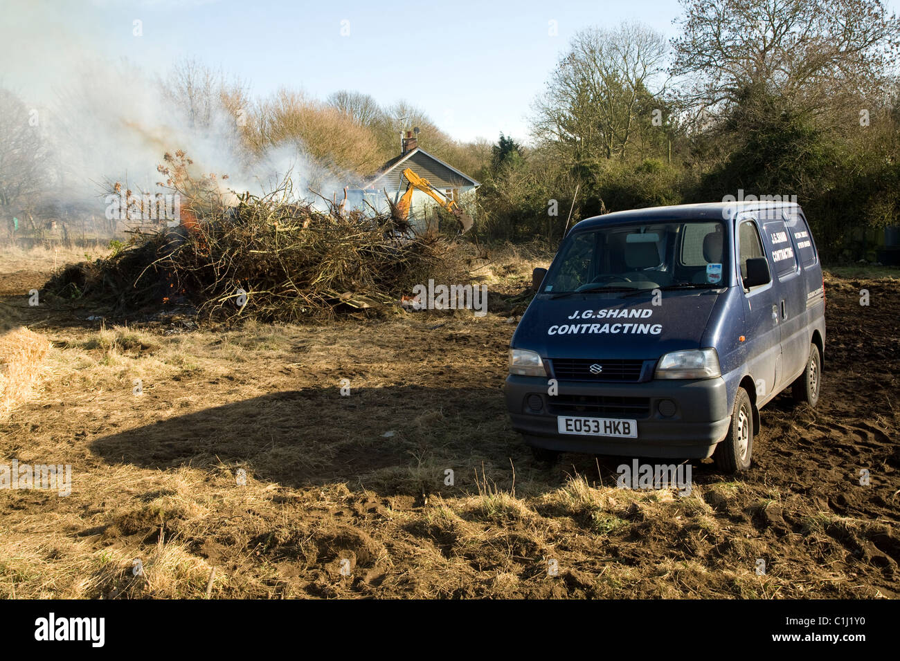 Défricher la terre Banque de photographies et d’images à haute ...