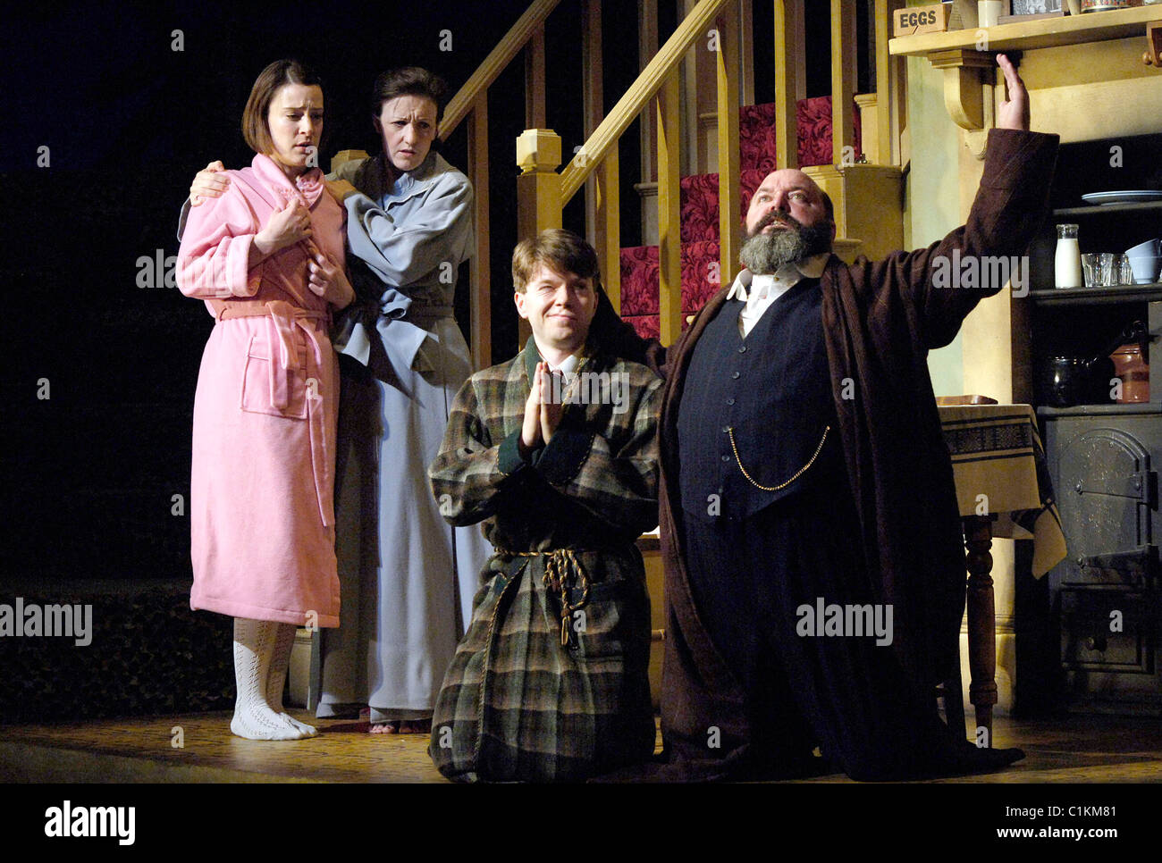 Sarah Edwardson, Kacey Ainsworth, Jamie Beddard et James Joyce "Carrie ...