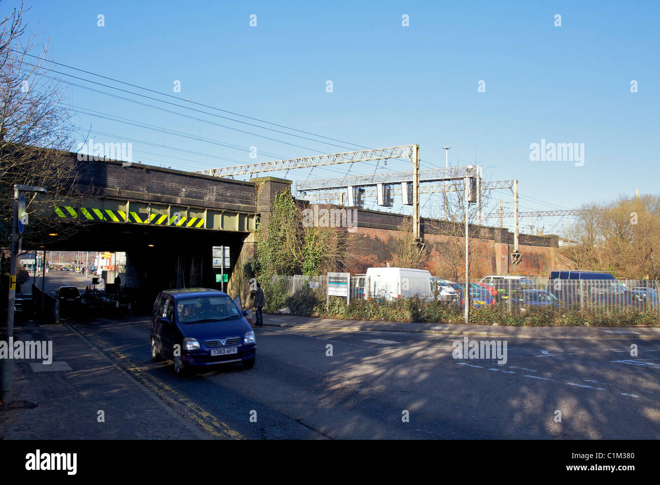 Train sur un pont Banque de photographies et d’images à haute ...