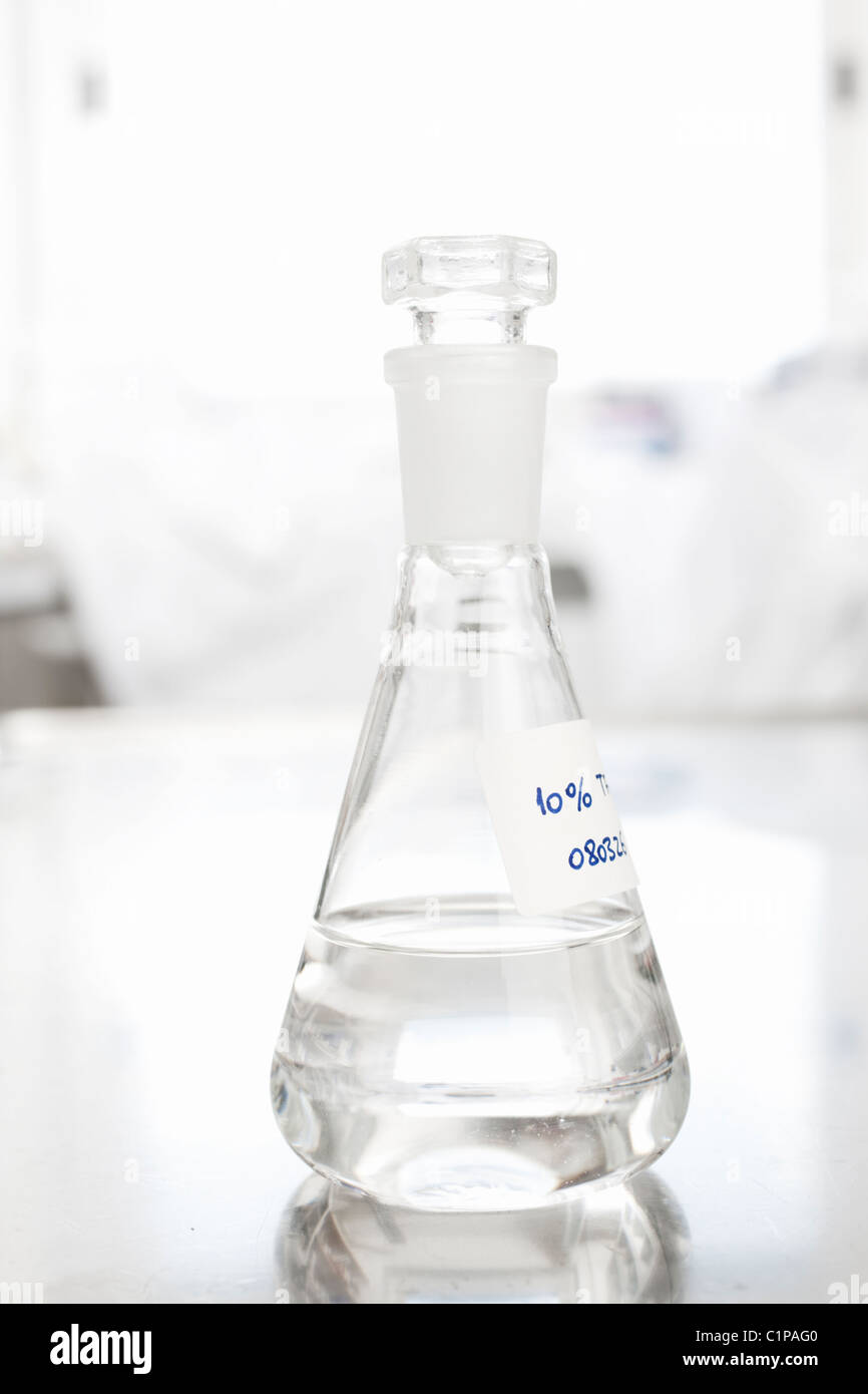 Fiole conique Banque de photographies et d’images à haute résolution ...