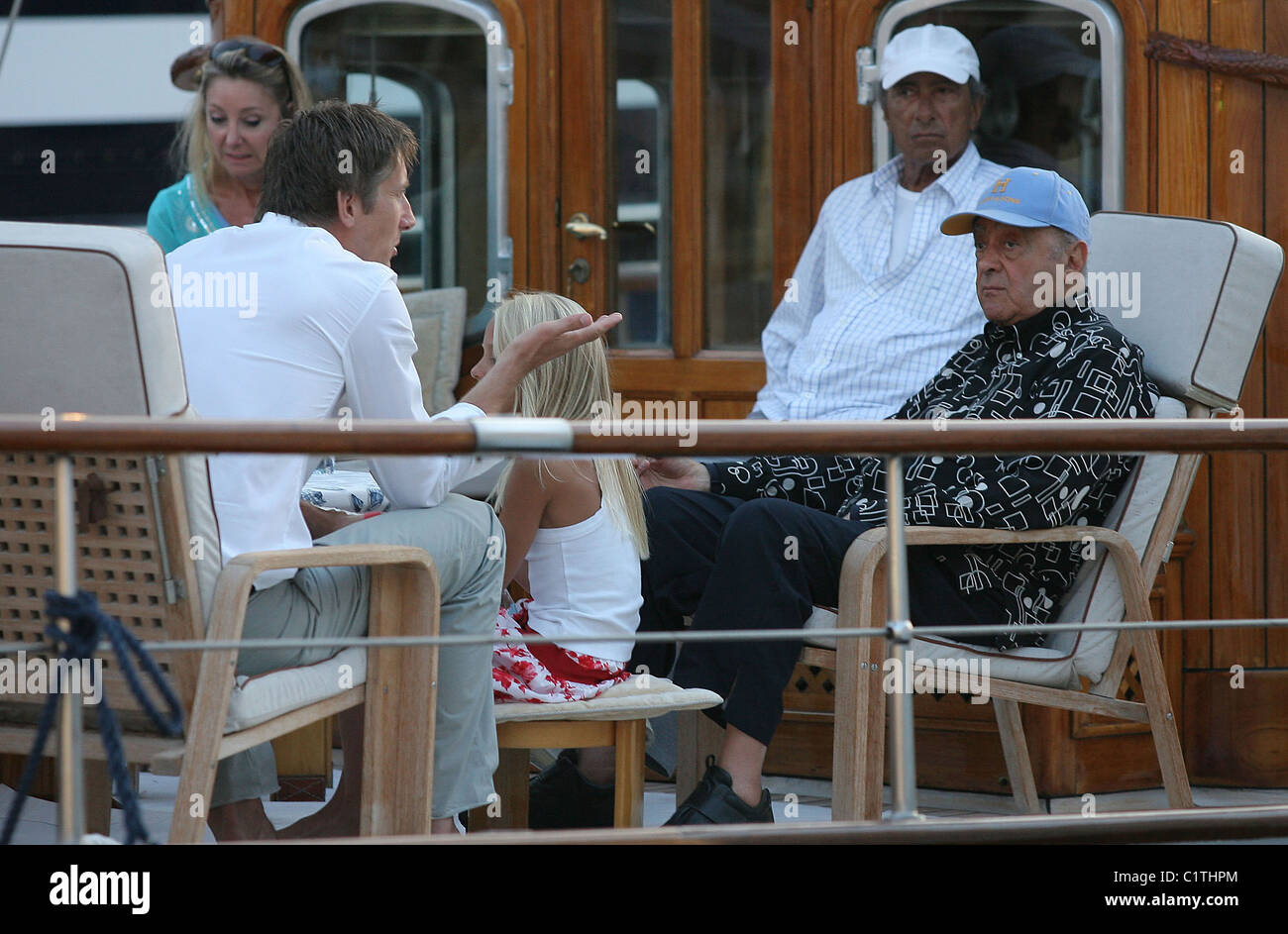 Edwin van der Saar et Mohamed Al Fayed sur Al Fayed's Yacht 'SAKARA ...