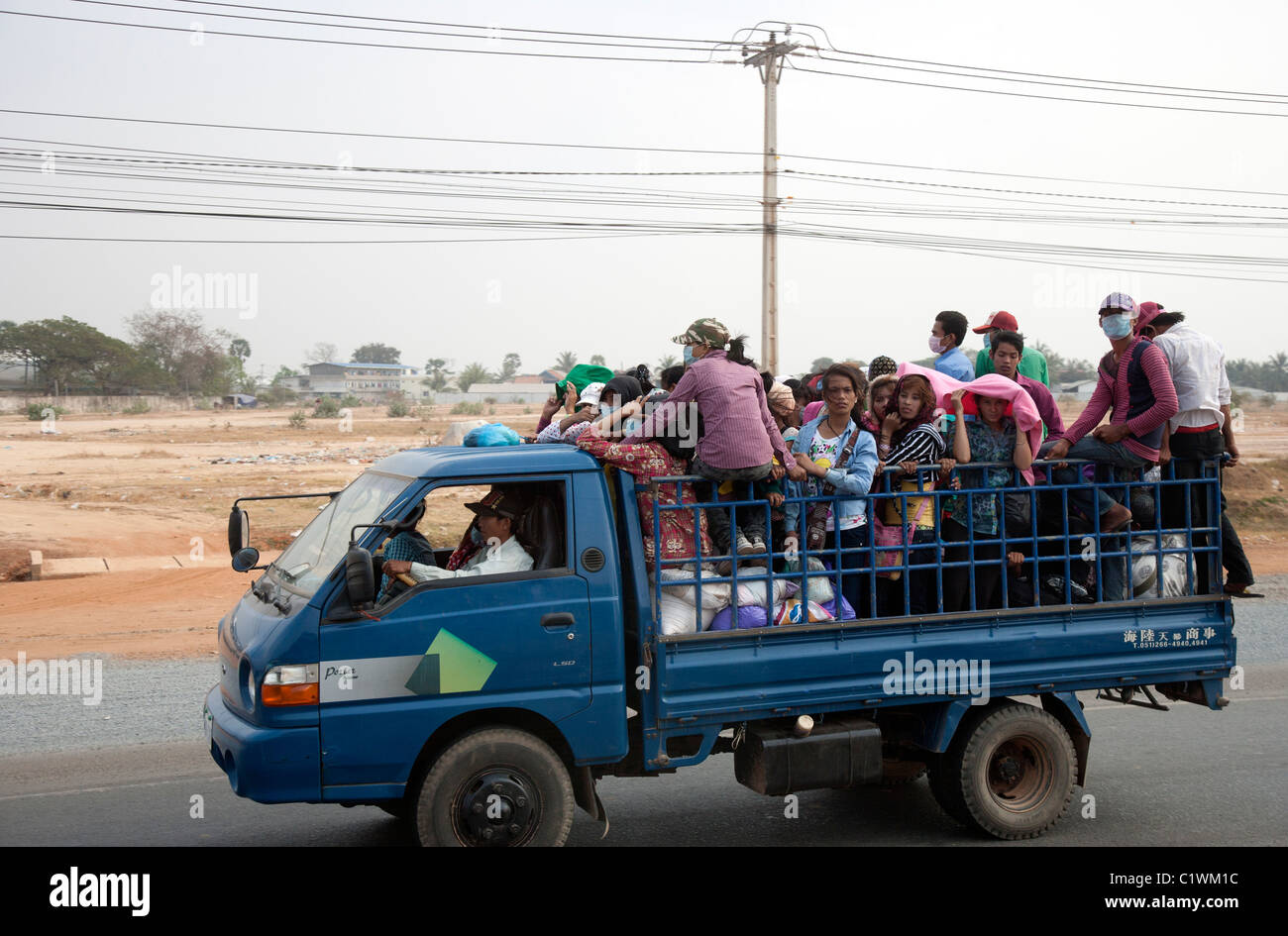 Camion plein Banque de photographies et d’images à haute résolution - Alamy