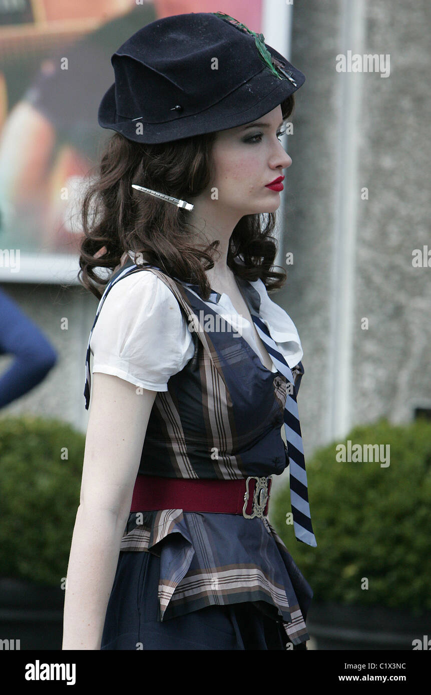 Talulah Riley sur le tournage de 'St Trinians : la légende de Fritton's ...