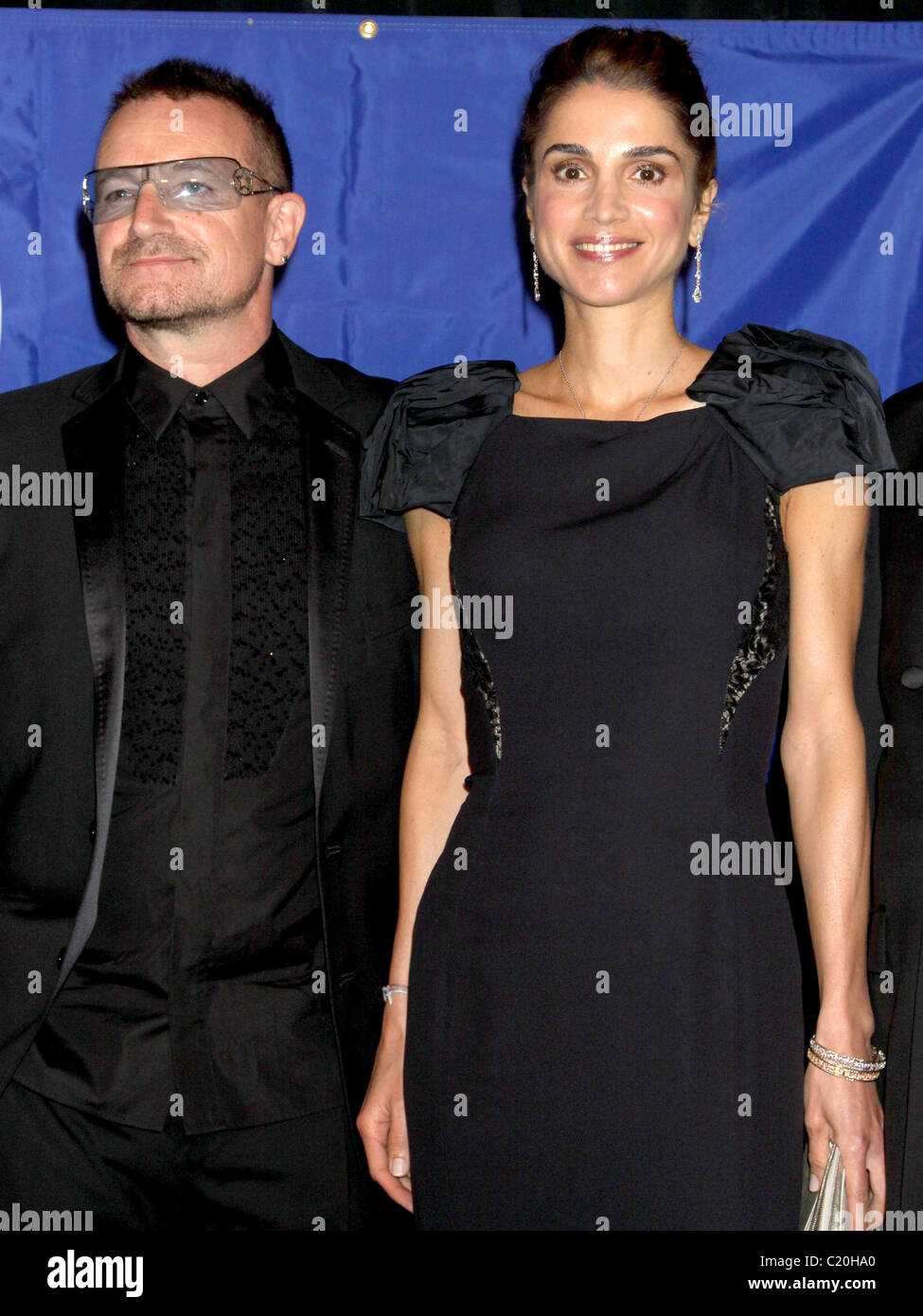 Bono et La Reine Rania de Jordanie à l'appel de 2009 de Conscience ...