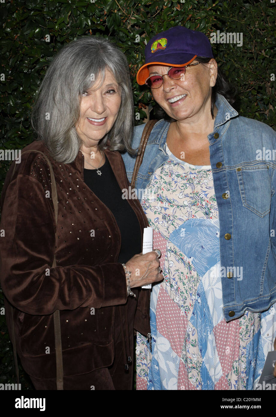 Roseanne Barr et sa mère Los Angeles Premiere de 'Capitalism : A Love Story' qui s'est tenue au ...