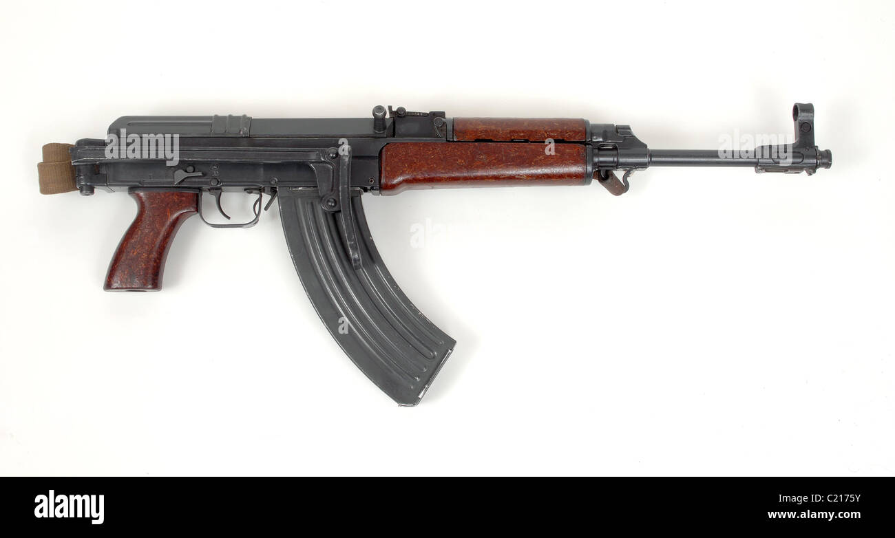 Un fusil d'assaut tchèque Vz58 avec stock. Voir mes autres images en inventaire pour plus d ...