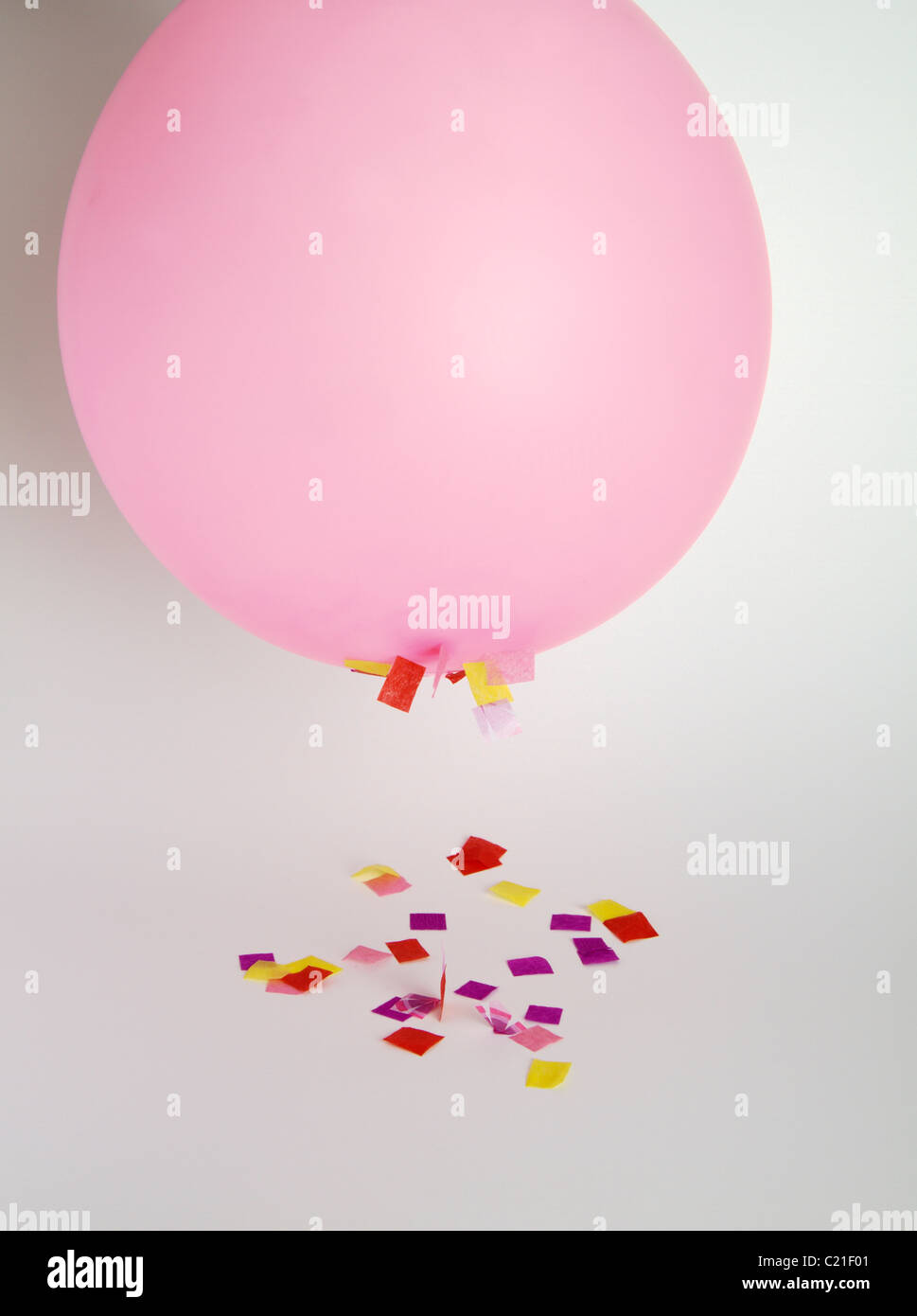 Static electricity and balloon Banque de photographies et d’images à haute résolution - Alamy