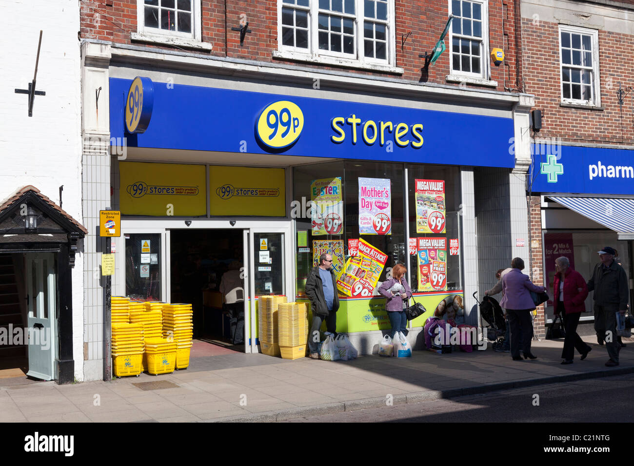 99p shops Banque de photographies et d’images à haute résolution - Alamy