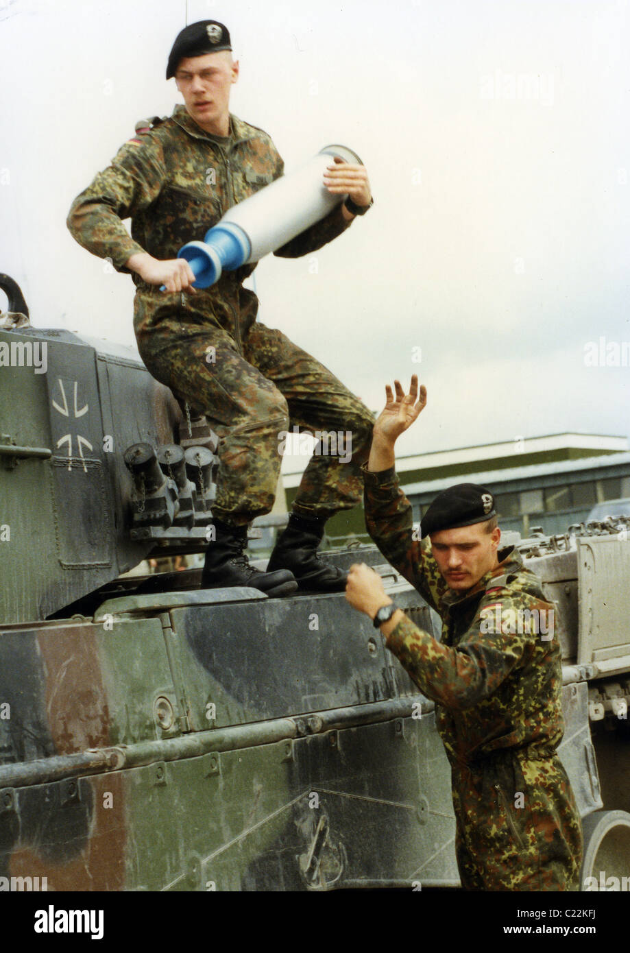 Le Leopard 2 est un char de combat principal Allemand (Kampfpanzer ...