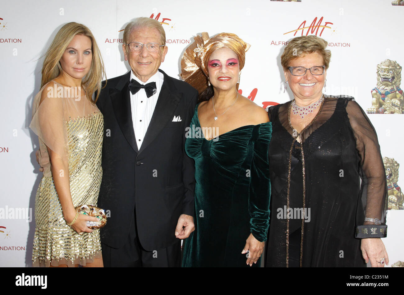 Cassandra Mann, Debbie Allen, Alfred E. Mann et sa femme, Claude Mann ...