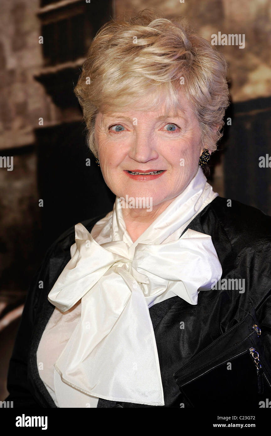 Julia mckenzie Banque de photographies et d’images à haute résolution - Alamy