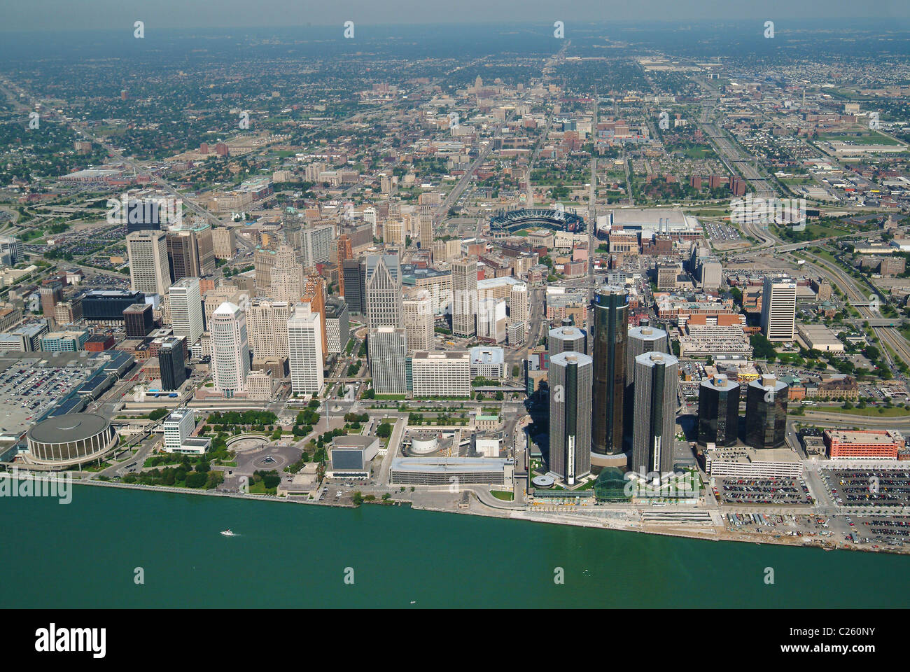 Vue aérienne du centre-ville de Detroit au Michigan et de la rivière ...