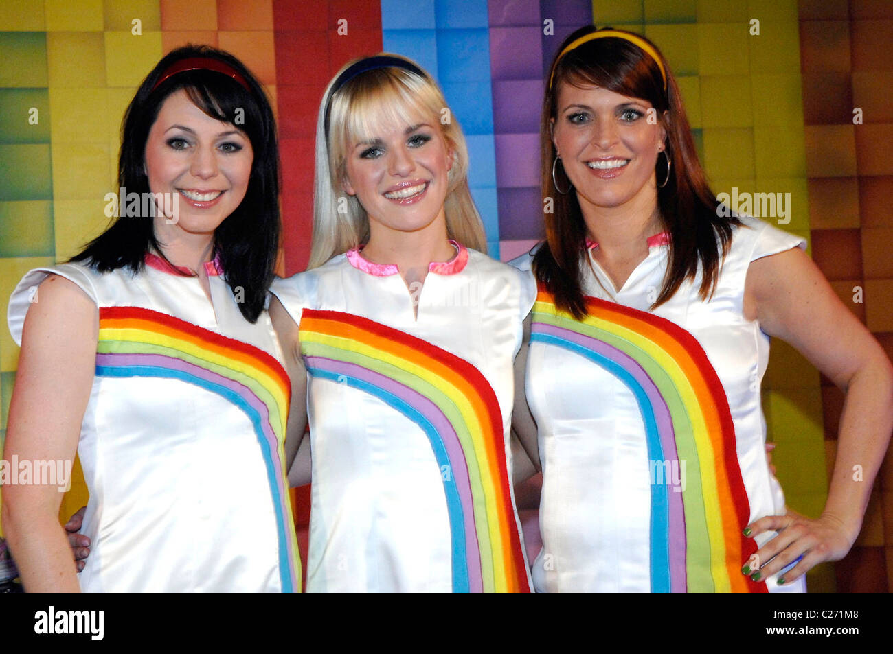 K3 Belgique girls band célébrer recevoir un album platine pour leur ...