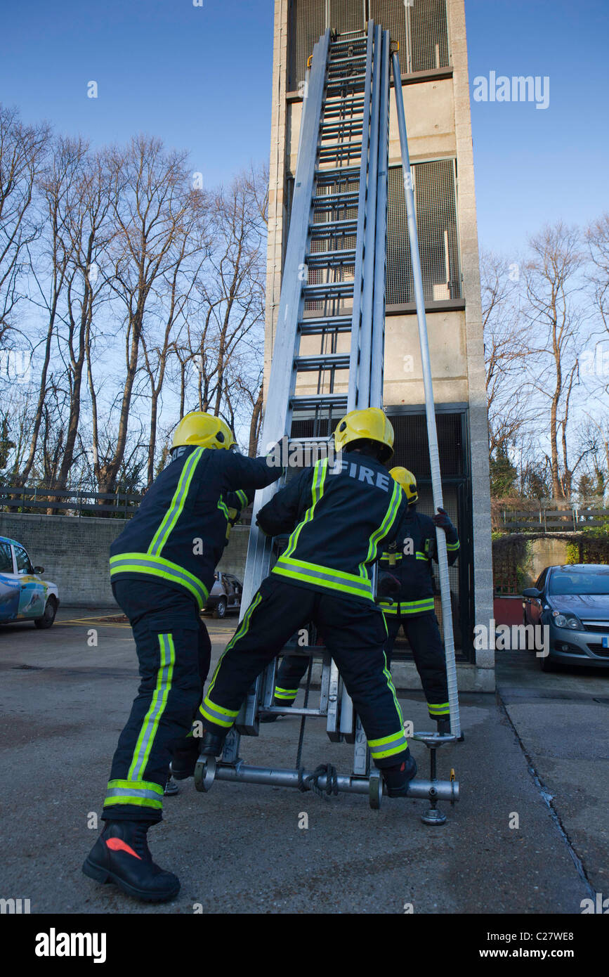 La gare de London Fire Brigade, session de formation sur le deuxième ...