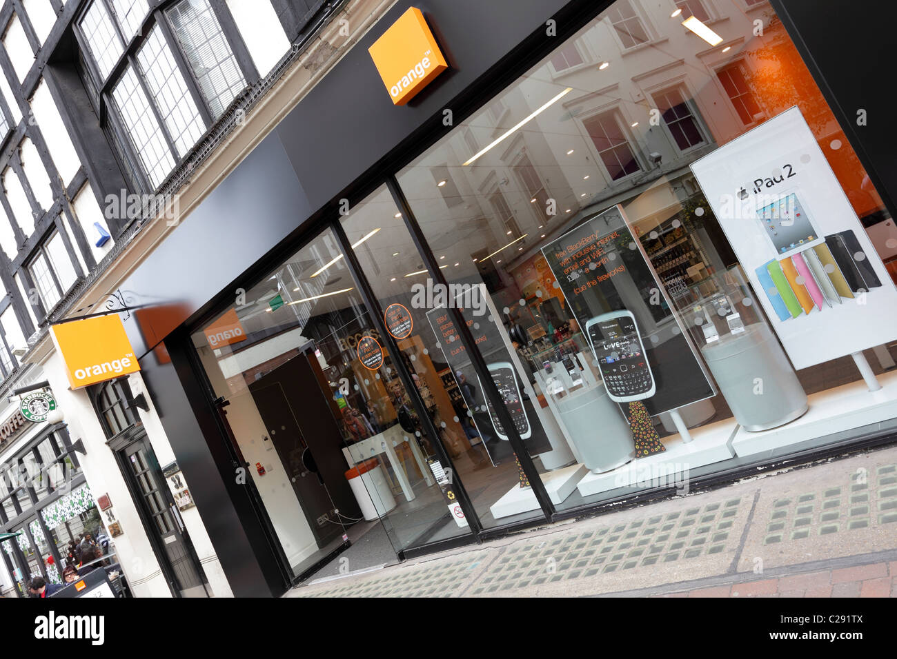 Exterior orange mobile phone store Banque de photographies et d’images ...
